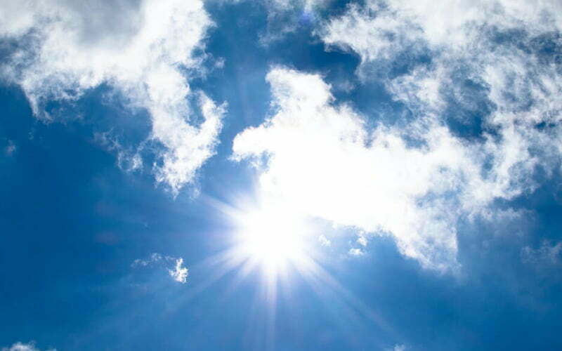 Tia UV là gì? Chỉ số tia UV bao nhiêu là có hại cho da?